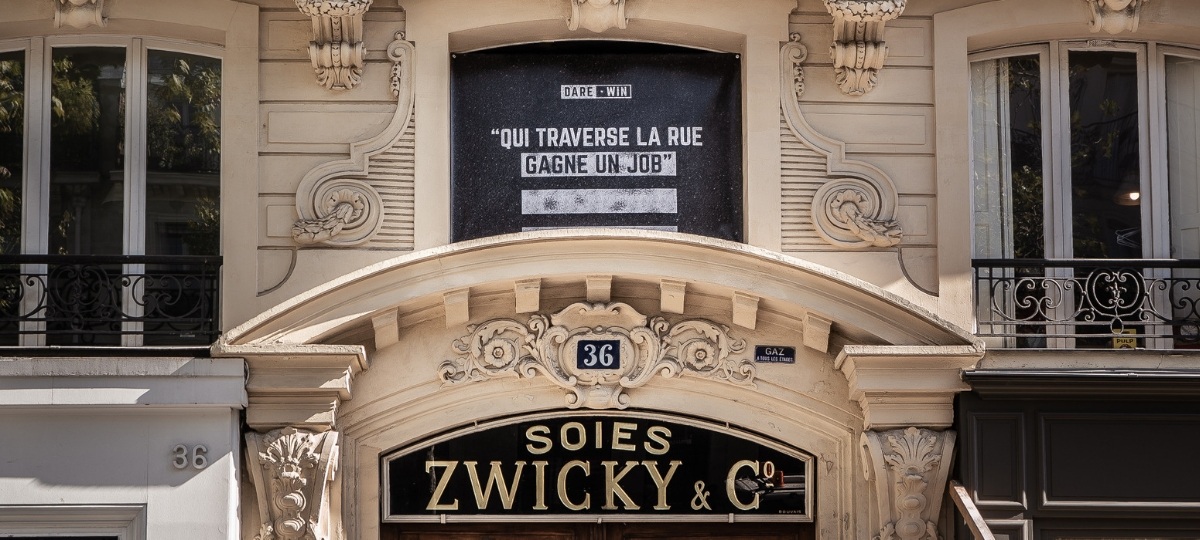 « Qui traverse la rue gagne un job », Dare.Win recrute - L'ADN